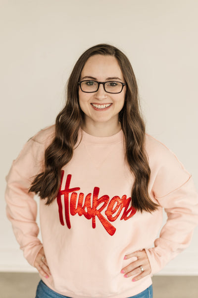 METALLIC HUSKERS SCRIPT - PINK SUEDED CREW – H.FLYNN