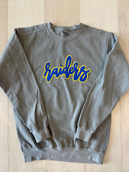 CURSIVE RAIDERS - GREY COMFORT COLORS CREW – H.FLYNN